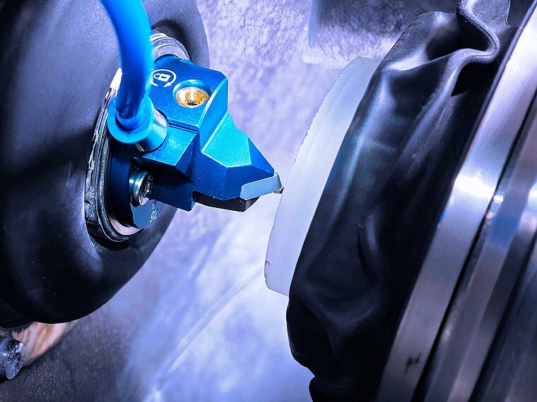 Satisloh | Article – Blockless lens surfacing technologies | Satisloh