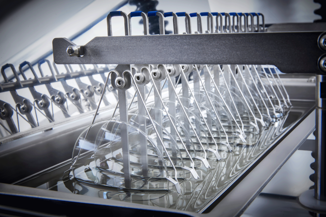 CDC 1000 | Hard coating machine for medium-to-large sized labs | Satisloh