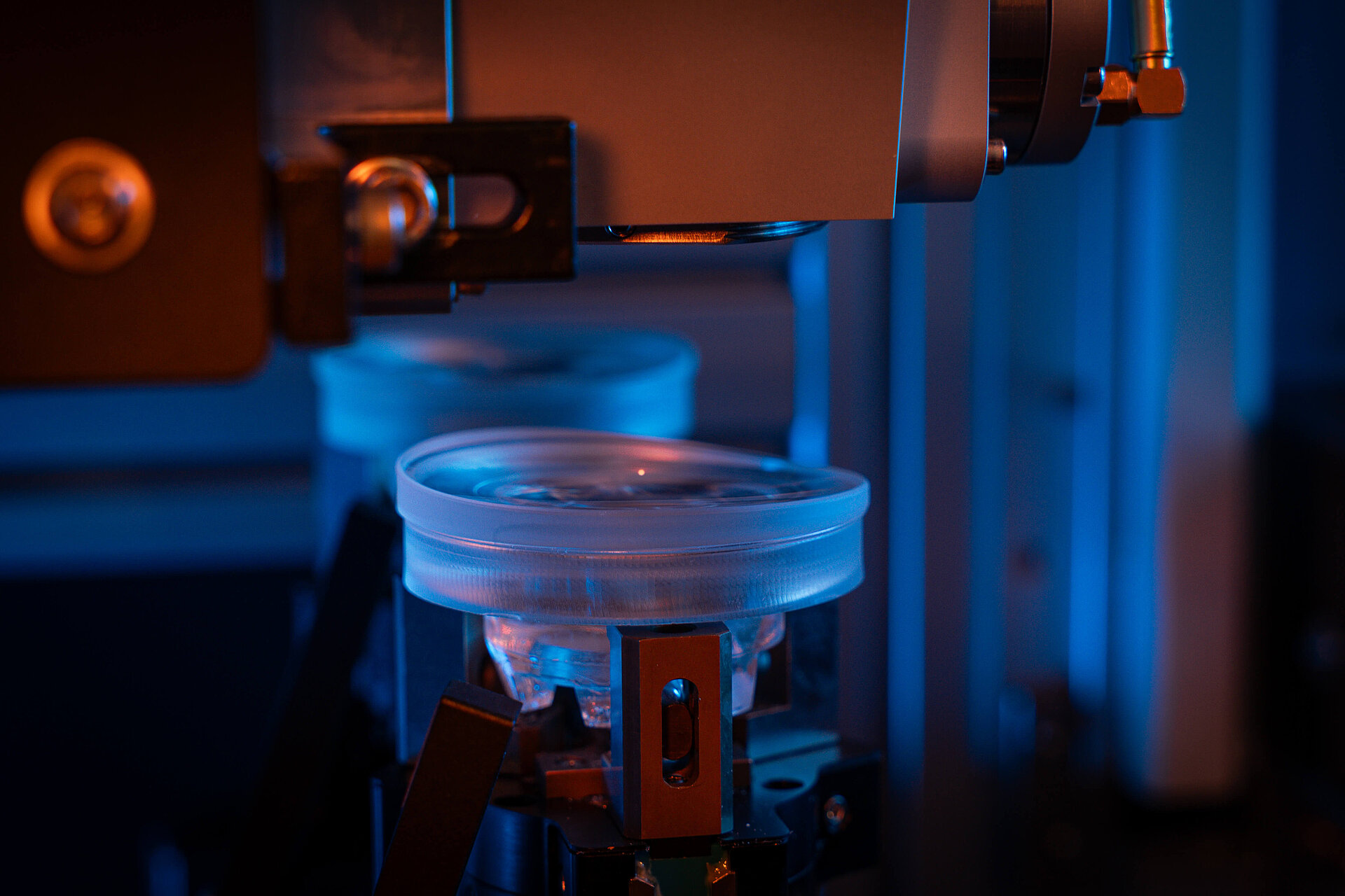 Lens-Engraver-EC-2 | Marking & engraving Ophthalmic lenses | Satisloh