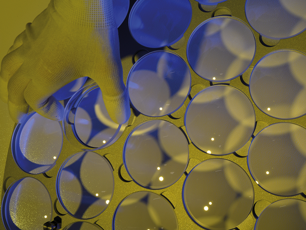 900-TLX | Mid-size ophthalmic lens coating machine | Satisloh